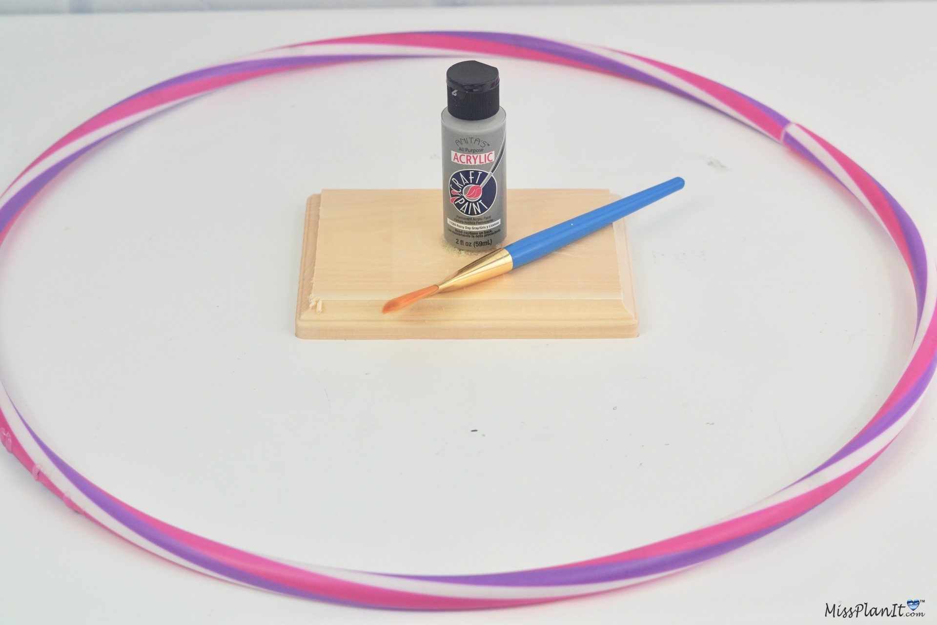 $1 Hula Hoop Wedding Hack: How to Make a Chandelier Wedding Centerpiece